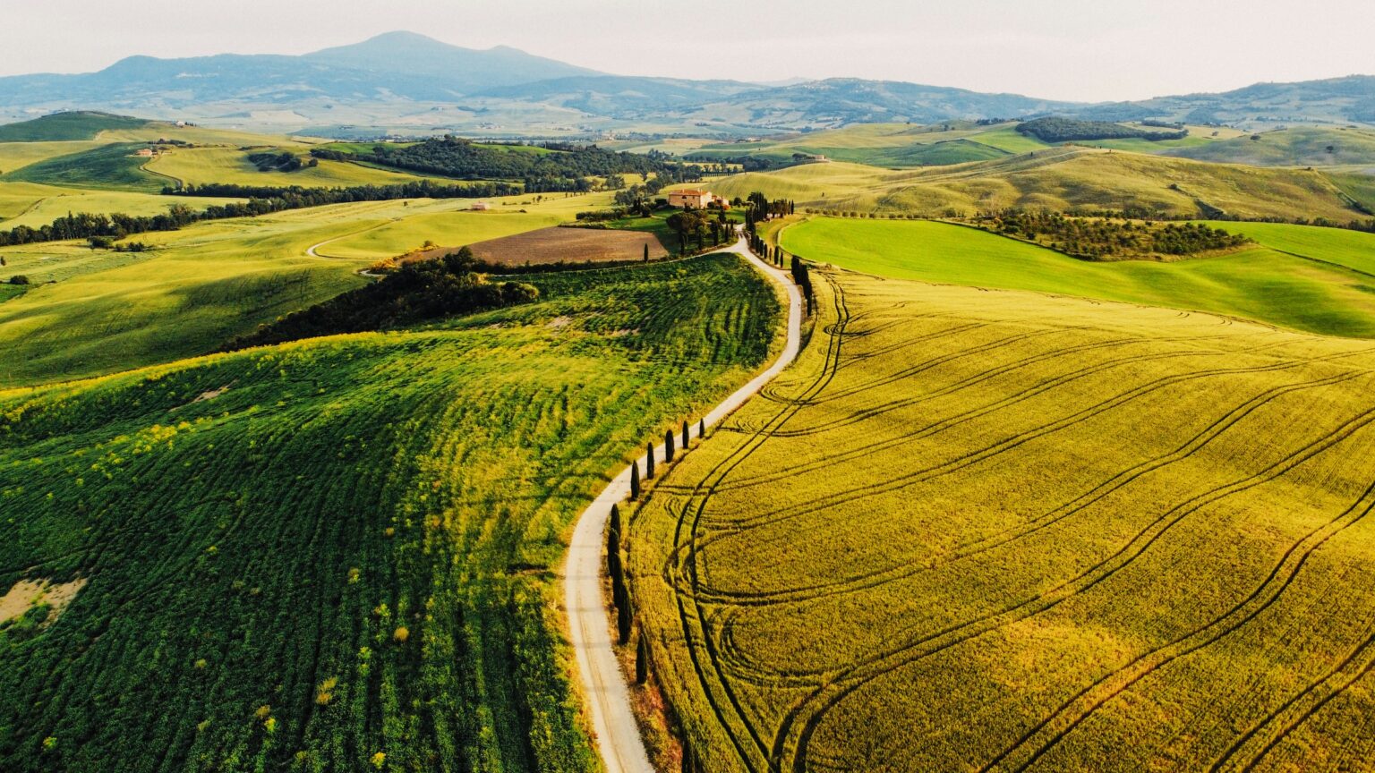 30+ Tuscan Countryside Aesthetic Landscapes for Inspiration | Casual ...
