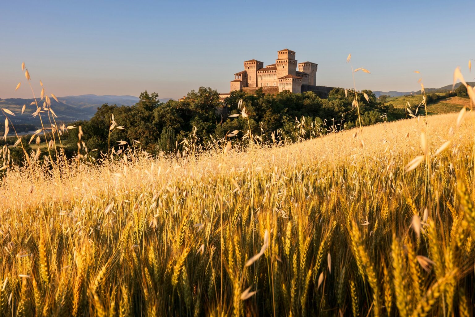 15 Must-See Castles in Northern Italy: High-Res Photos & Interesting ...