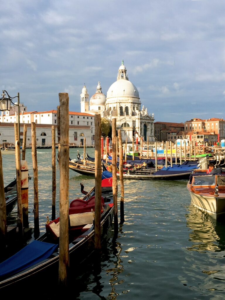 35+ Amazing Venice Photos to Discover Italy’s Eternal Elegance | Casual ...