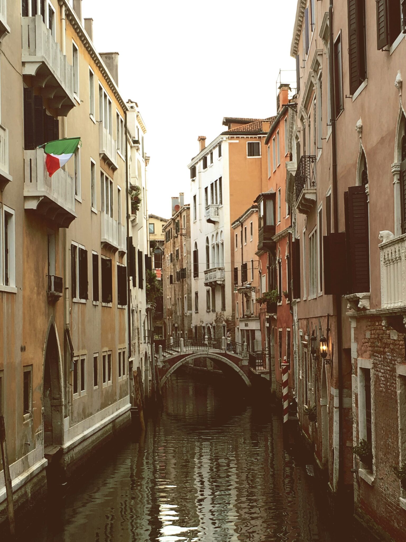 35+ Amazing Venice Photos to Discover Italy’s Eternal Elegance | Casual ...